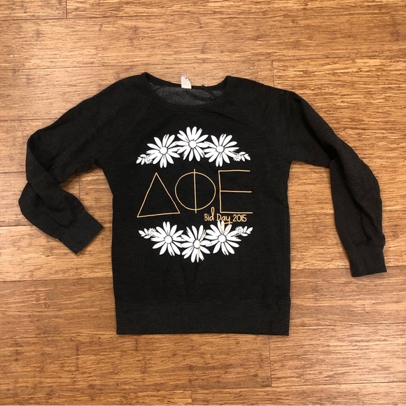 Tops | Delta Phi Epsilon Gray Sweater With Flowers And Gold Greek ...